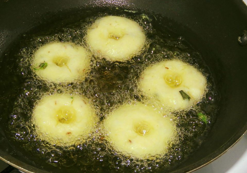 Aloo Rava Instant Vada – Chettinad Cookbook – Learn and Serve